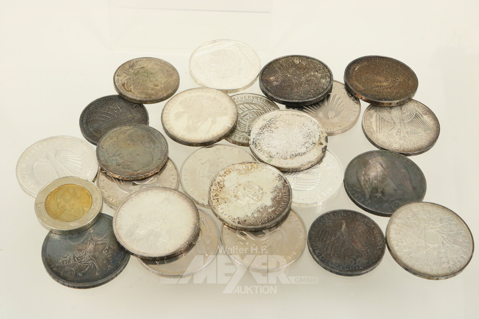 Münzkassette mit BRD DM- und Euro-Gedenkprägungen | Silberbarren ...