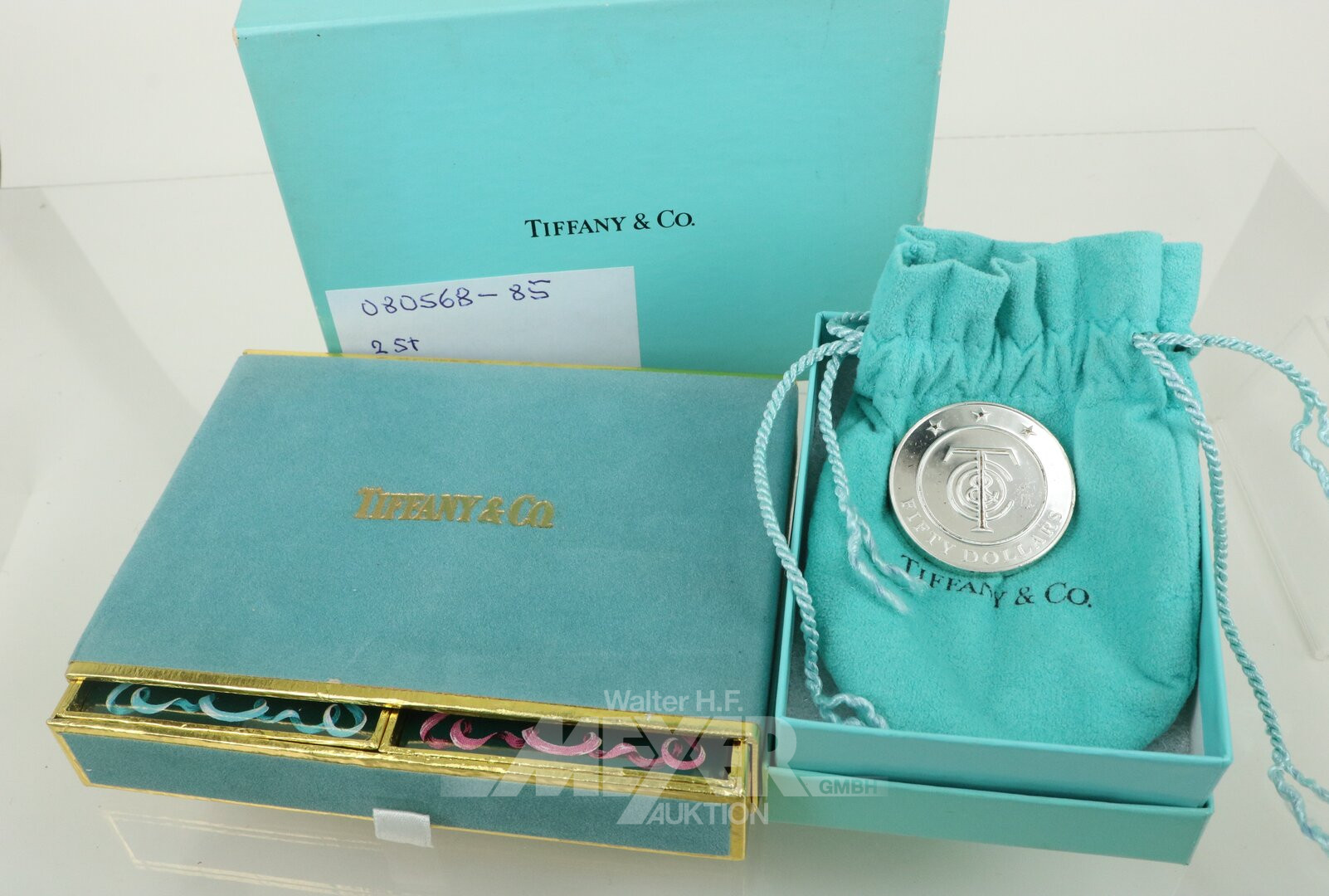 2 Tiffany-Schachteln mit Spielkarten sowie 1 Tiffany-Dollar | Varia ...